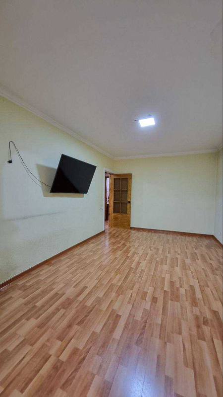 Продаётся 77-серия 2/2/4 Центр 58 м2 м-в. Госпитальный Ойбек Нукусская