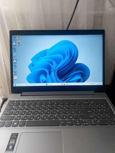 Lenovo nootbuk 1 tb