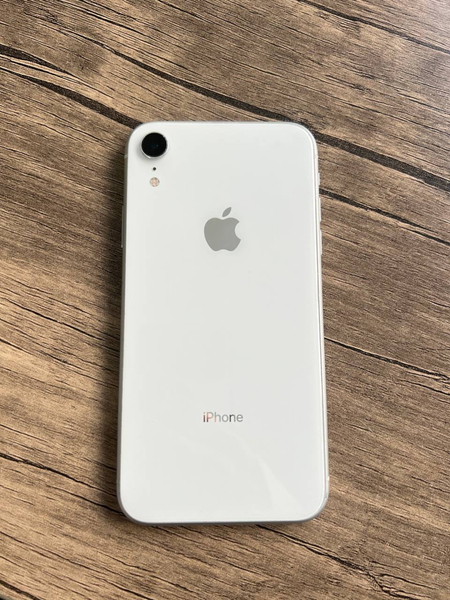 Iphone xr 128 сотилади