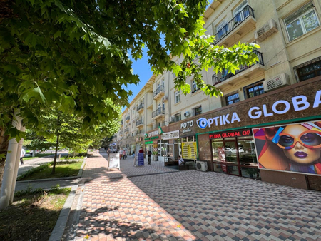 Продается нежилое помещение вдоль дороги 304м2 - ул.Навои | Орда