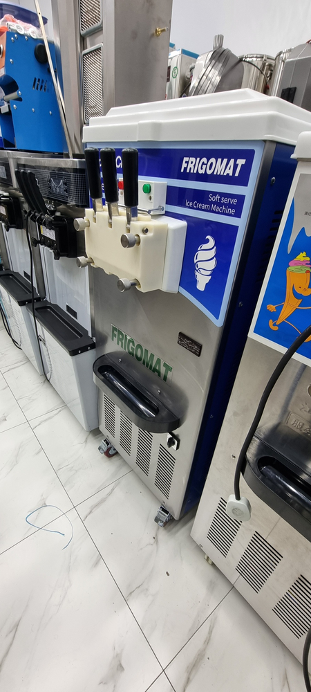 Frezer frigomat muzqaymoq aparat piramoy sikilat dastafka bor
380V kuc