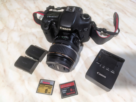 Canon EOS 7D с объективом 17-85mm
