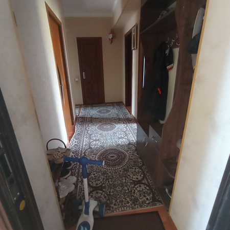 Sergeli 1 da 5 bekatda novostroykada 3 xona sotiladi