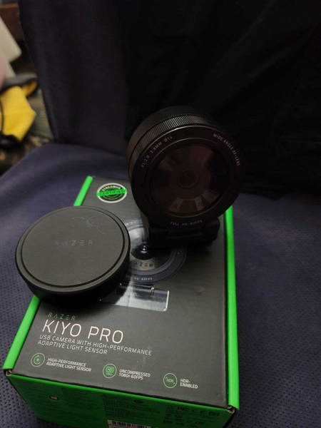 Продаю Стримерскую веб камеру RAZER KIYO PRO  1080p 60fps (FULL HD)