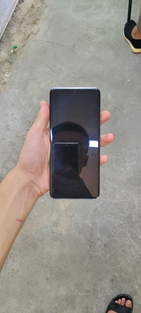 Samsung Galaxy S20+ ishlashi zor