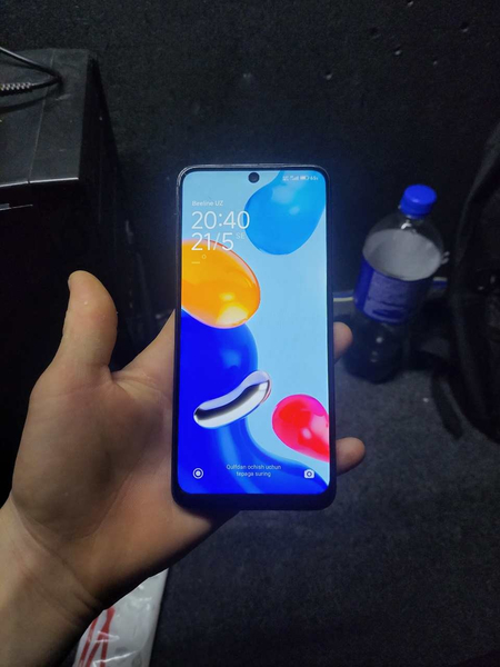 Redmi not 11 sotiladi 6+6/128 talik barteer yoq faqat naqt 100$ narxi
