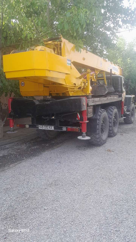 Avto kran 1990 platforma 2008