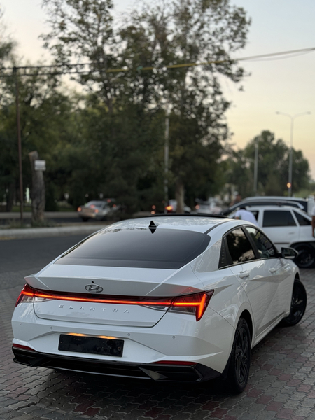 Продам Hyundai Elantra 1.6 2022
