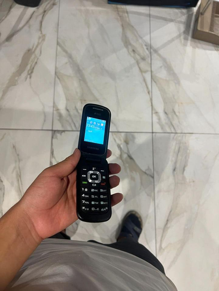 Samsung Verizon gusto 3 duos sroochna sotiladi