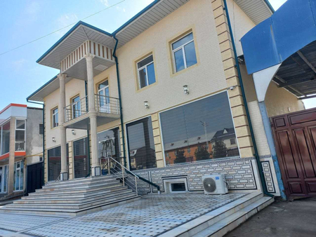 Навоий шахри Янги мачит ёнида жойлашган бино ижарага берилади