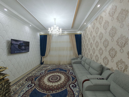 Срочно продаётся 3х комнотная квартира. Согдиана.