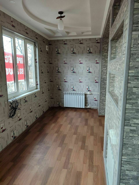 Продаётся 3 комнатная квартира. Телеграф перекрёсток. Этаж 3.