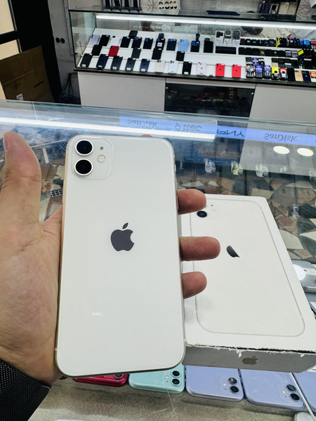 iPhone 11  128 gb white yengide 99%