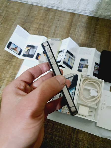 iphone 4S saqlangani òta ideal holatda