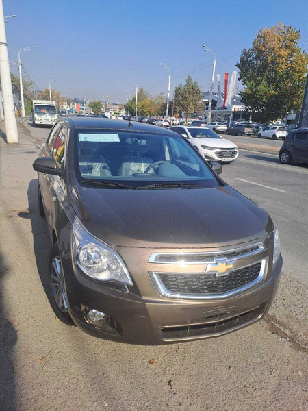 НОВЫЙ Cobalt автомобиль
