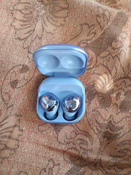 Продаю  Samsung Galaxy Buds Pro