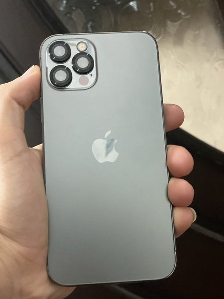 Aplle iphone 12 pro 1