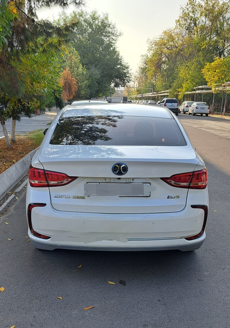 Продам электромобиль BAIC EU5
