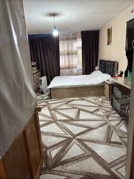 Продаётся 2 ком квартира Юнусобод район рядом поликлиника, школа,