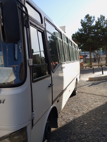 Isuzu np37  2015