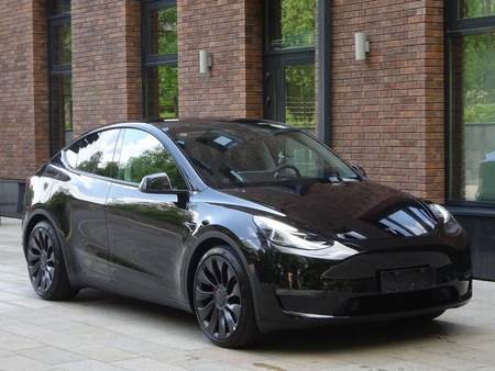 Tesla    Model Y
