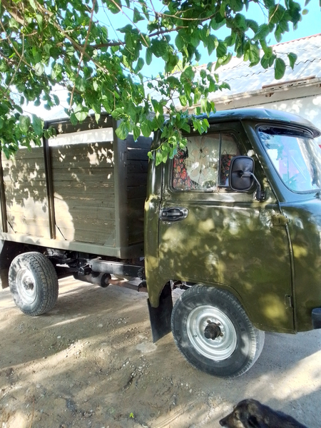 Uaz sotiladi xolati yaxshi narxi 25millon kelishamiz