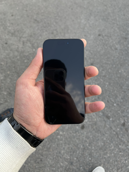 Iphone 15 pro dark blue