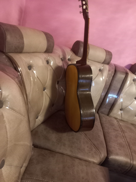 Gitara arginal yog'och Chexiyaslavakiyaniki