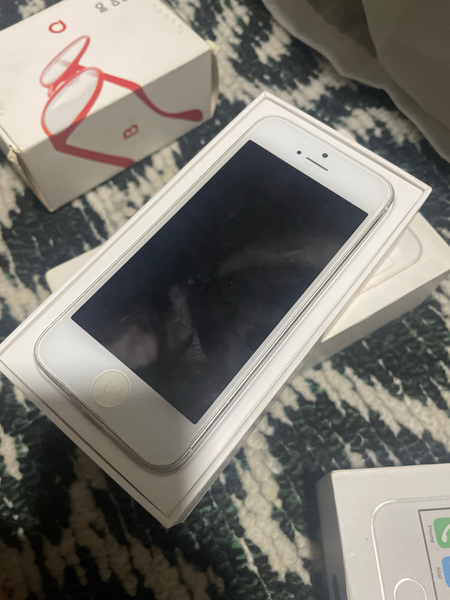 Iphone 5 va 5s sotiladi