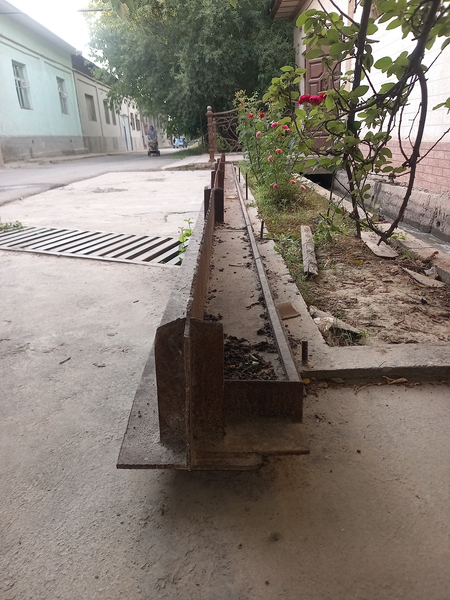 8 metrli temir sotiladi