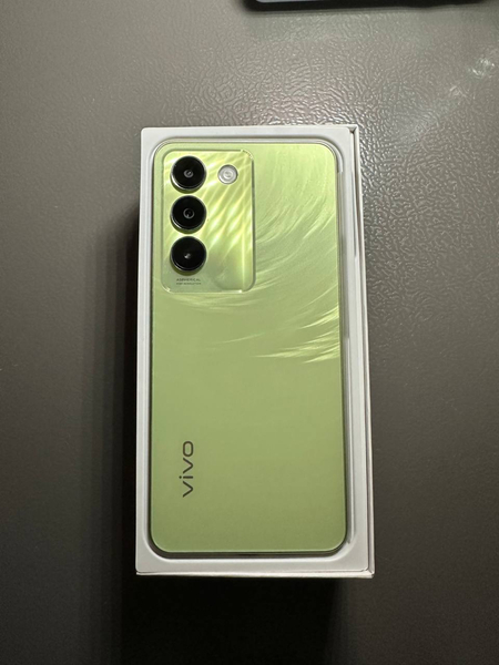 Vivo Y100 yengi butkul 256