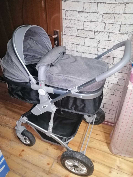 Продаётся коляска Adil