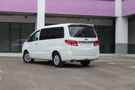 JAC M4 mikroavtobus