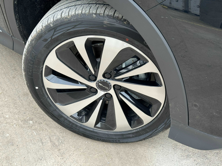 BYD Chempion 605 Qora