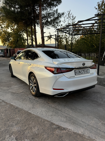 Lexus is 350 yil 2019  срочна срочна
