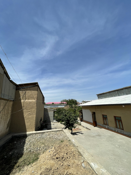hovli soatiladi