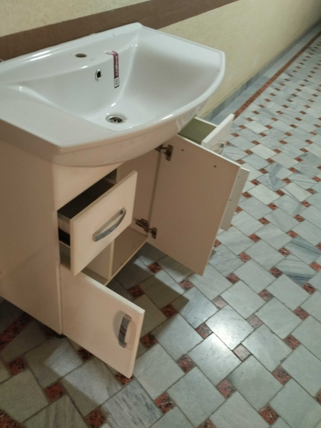 Раковина с шкафом 390.000
