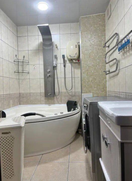 Kvartira в Мирзо-Улугбекском районе 3/3/4 на Ц-2