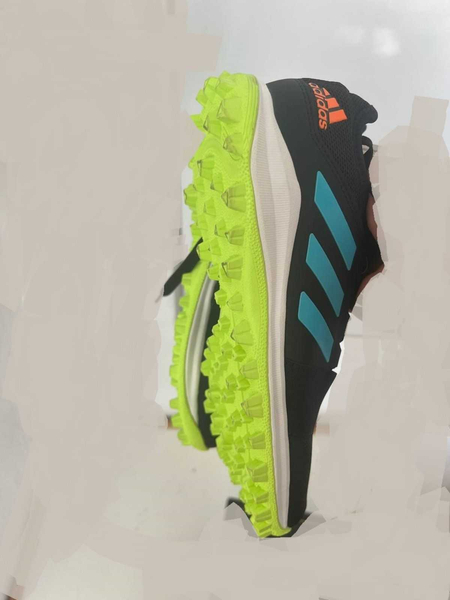 Спортивная обувь ADIDAS!