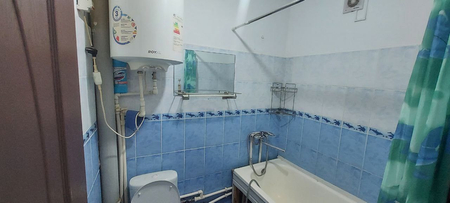 Продаётся 2х ком кв в чирчике оринтир Нижний канечка 4 этаж