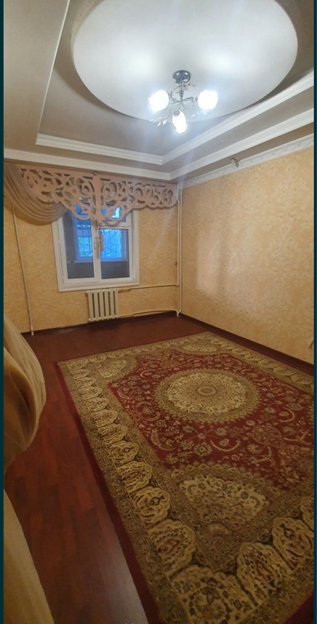 Рядом 4 метро станция ''Янги хаёт метро''