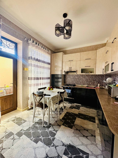 Миробадский район ! Саракульская Дом 4 комнаты ( 110 квм)