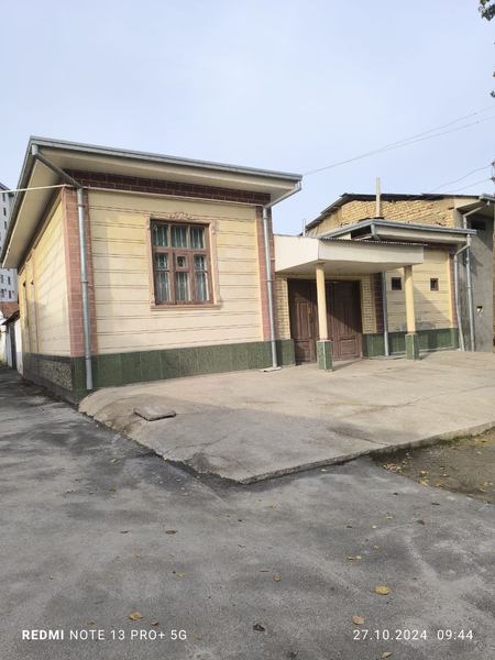 SEBZOR Nurafshon kocha srochna sotiladi  ..