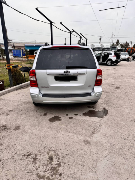 Kia Carnival 2008 yil holati yaxshi