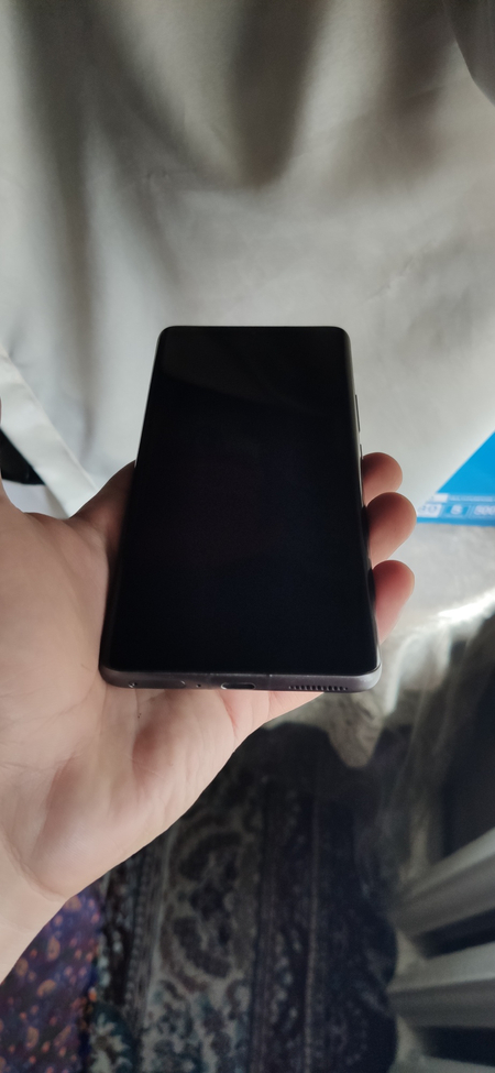 Xiaomi 12 pro flagman, snap 8 gen 1,  8/256gb