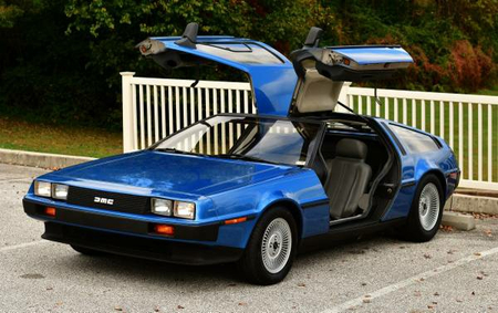 DELOREAN DMC-12 model qo'l mehnati