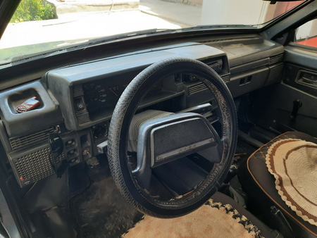 VAZ 21099 sotiladi