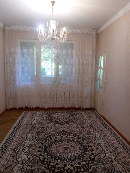Chilonzor 2, SROCHNA Uy sotiladi 3/3/4 65m2, mebel texnikalari bilan