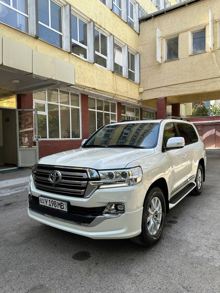 Продам свой Land Cruiser 200 4.6L в идеальном  состоянии