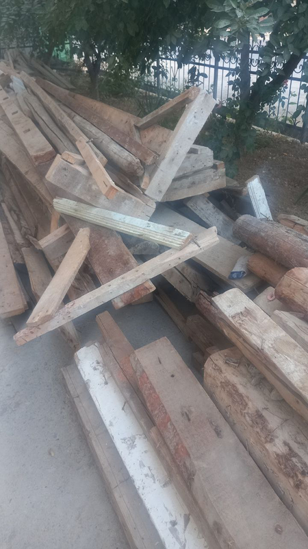 Taxta bor sotiladigan